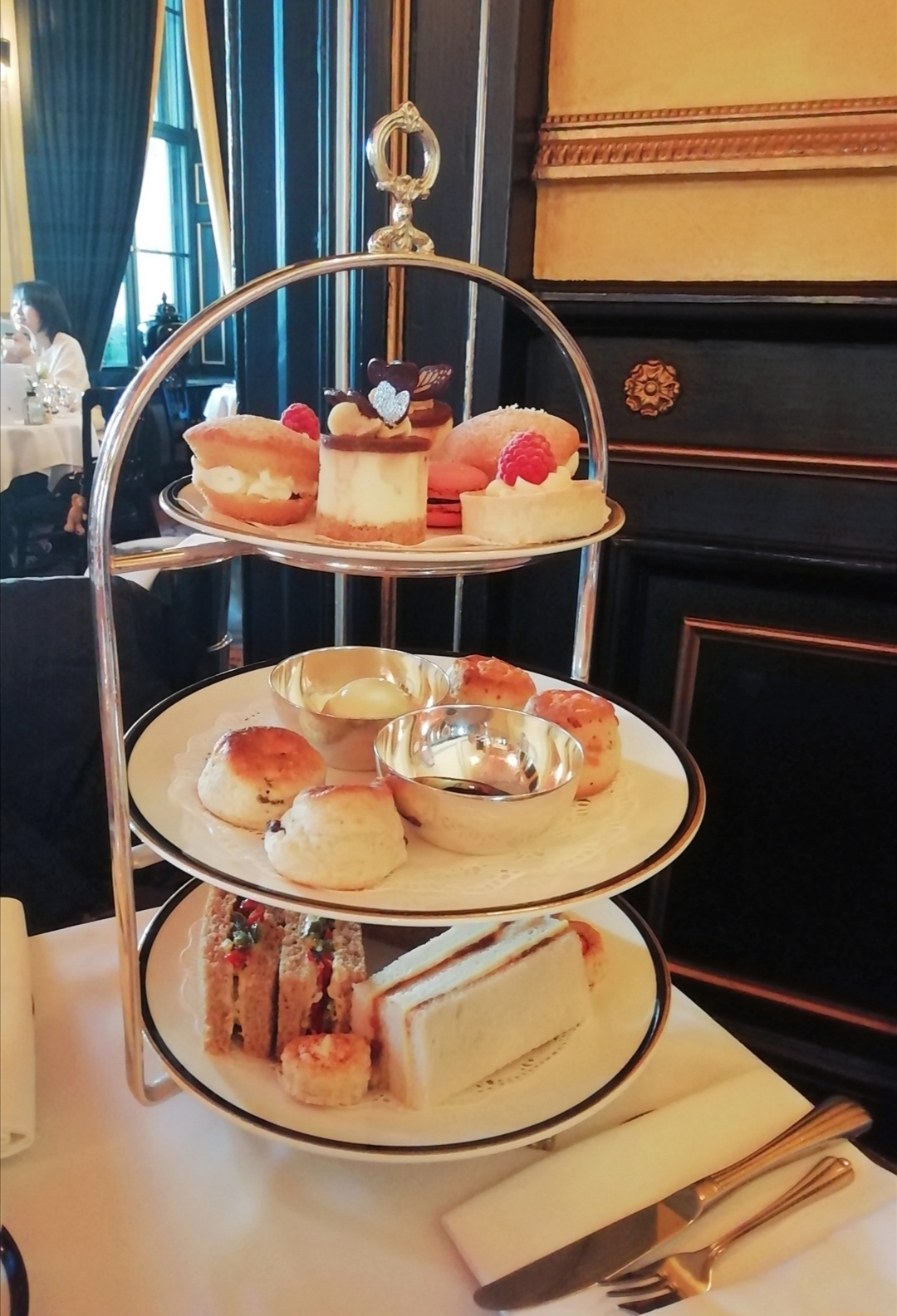 The dome afternoon tea – Rex the Veganosaurus